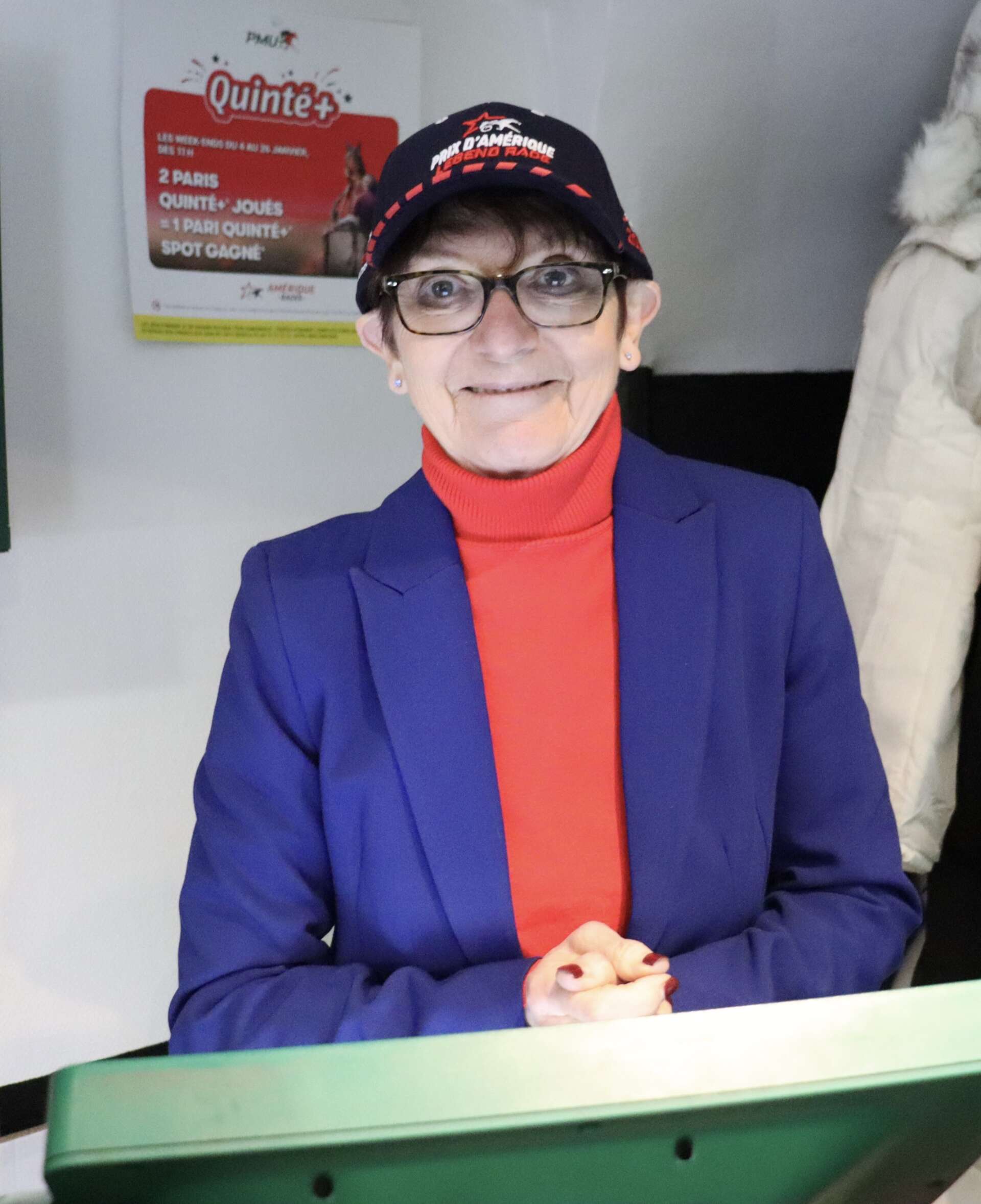 GÉRANTE DU PMU : ISABELLE FORGET TIRE SA RÉVÉRENCE LE JOUR DU GRAND ...