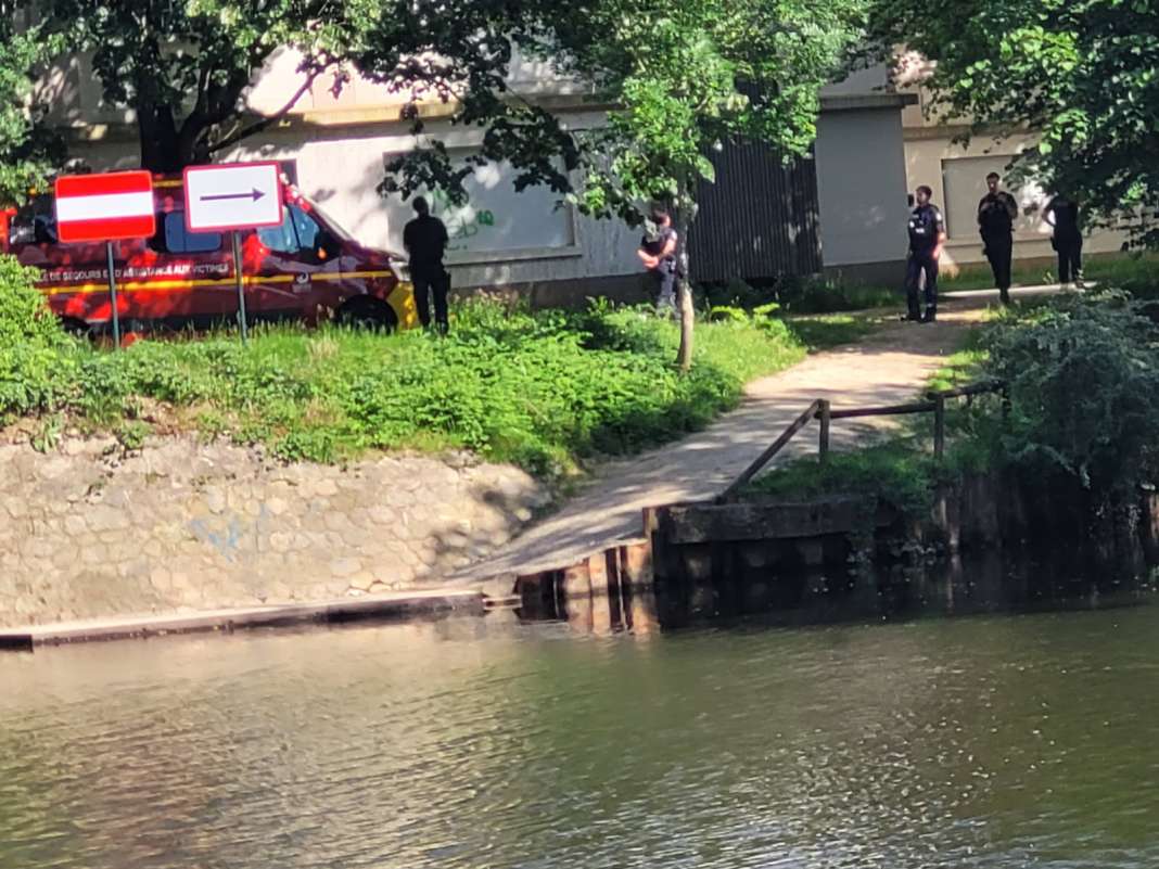 Un enfant retrouvé mort rue Dupont des Loges : une enquête en cours ...